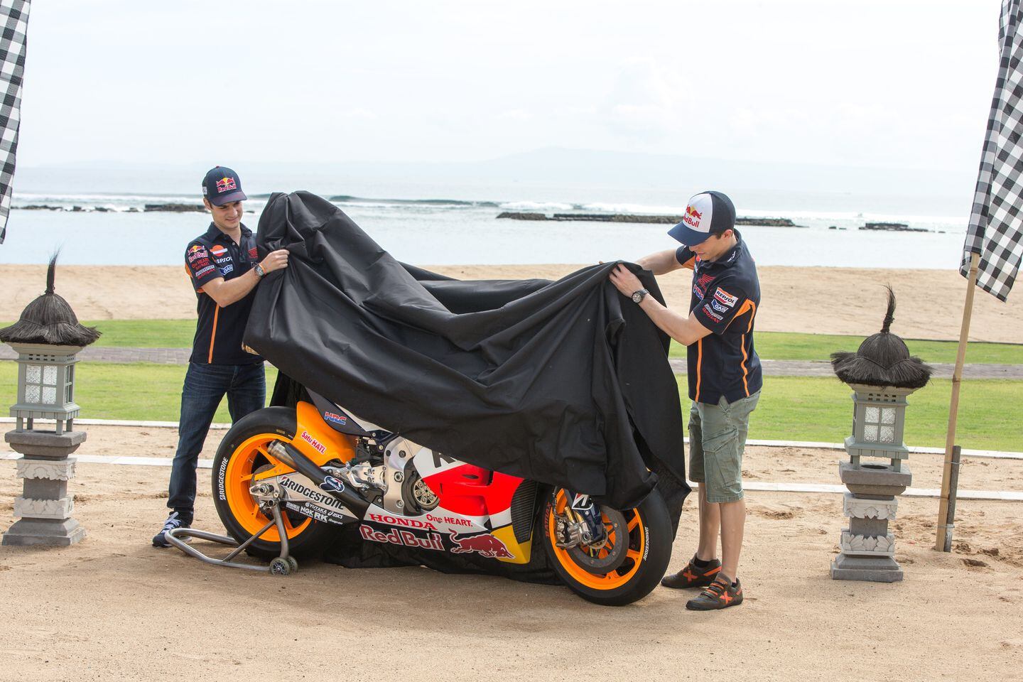 MotoGP News: Marquez and Pedrosa Unveil 2015 Repsol-Honda Race Machines ...