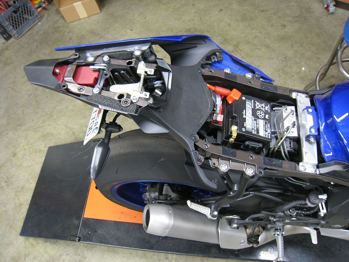 R1 Tail Panel Repair | Motorcyclist