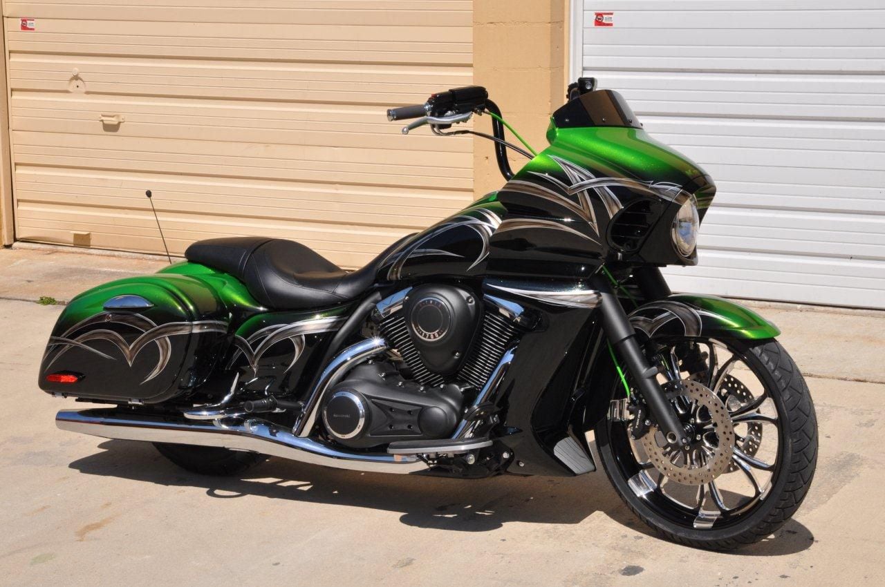 Custom sportbike builder turns to baggers | Motorcyclist