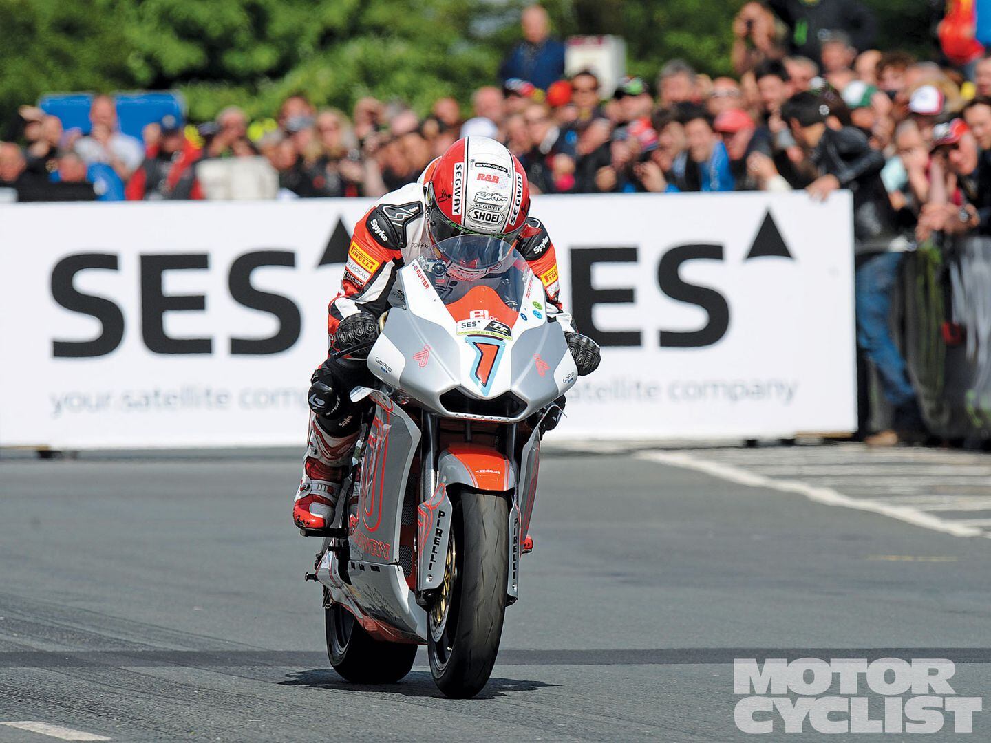 MotoCzysz Breaks 100-mph Barrier at the Isle of Man TT | Motorcyclist
