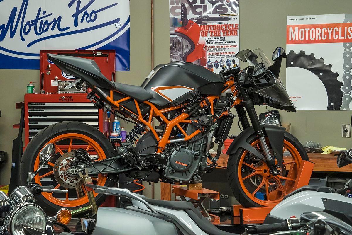 2015 KTM RC390 FIRST SERVICE | Motorcyclist