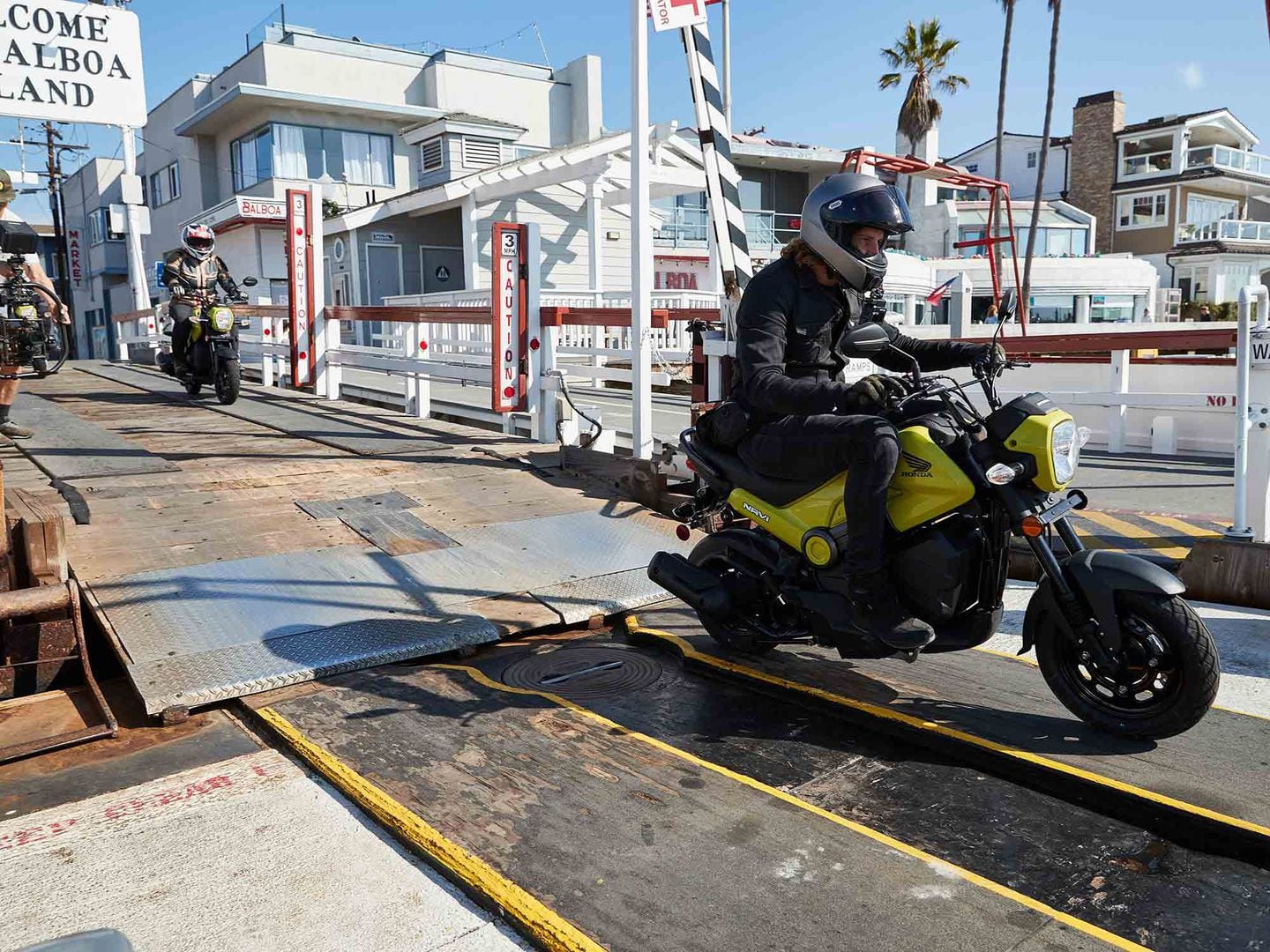 2022 Honda Navi Scooter MC Commute Review | Motorcyclist