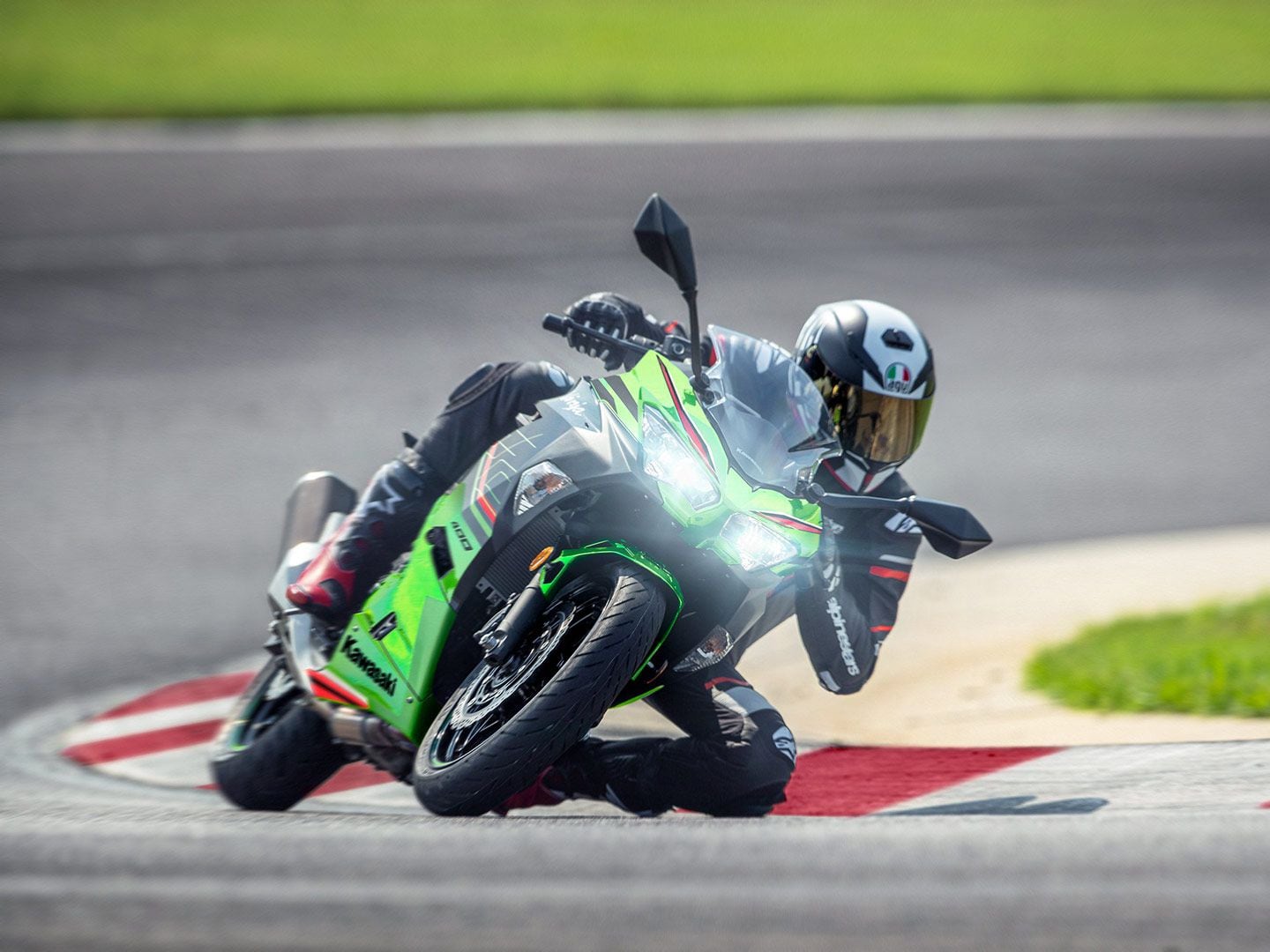 Best 5 Bikes for Trackday Freshmen in 2023 - Bikes Blog