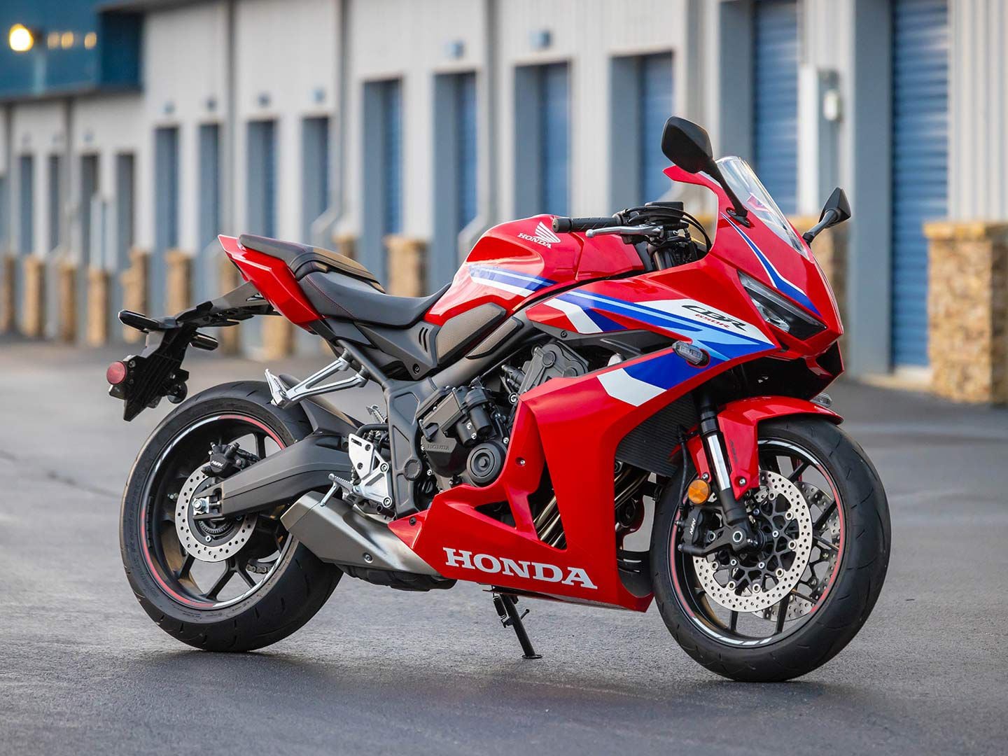2025 Honda CBR650R MC Commute | Motorcyclist