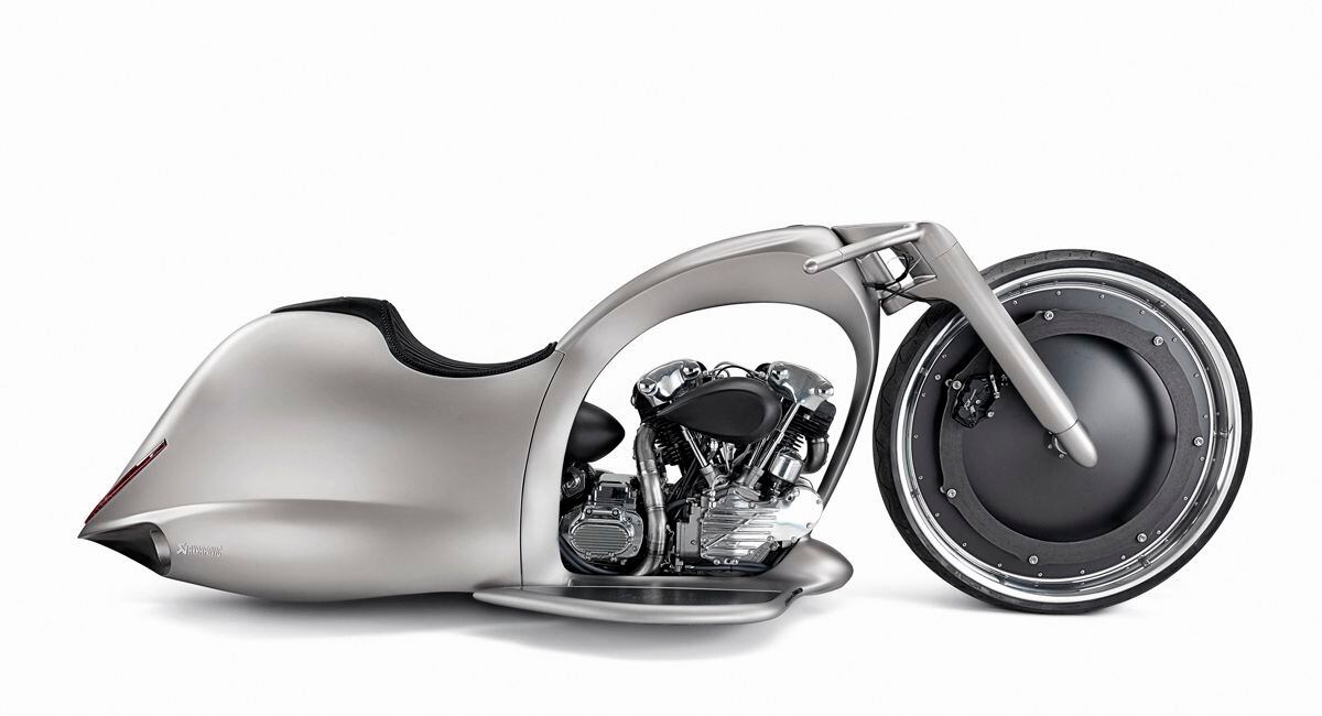CUSTOM V-TWIN CRUISER: AKRAPOVIC FULL MOON | Motorcyclist