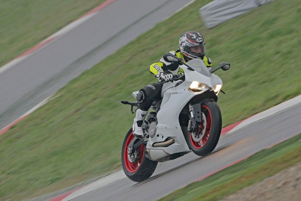 2014 Ducati 899 Panigale | Motorcyclist