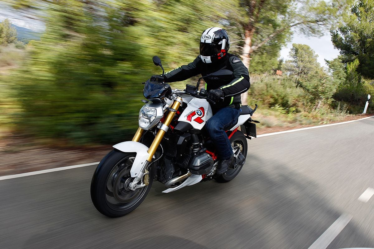 2015 BMW R1200R | Motorcyclist