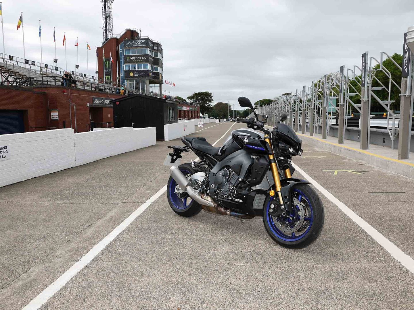 2022 Yamaha MT-10 SP First Ride Review | Motorcyclist