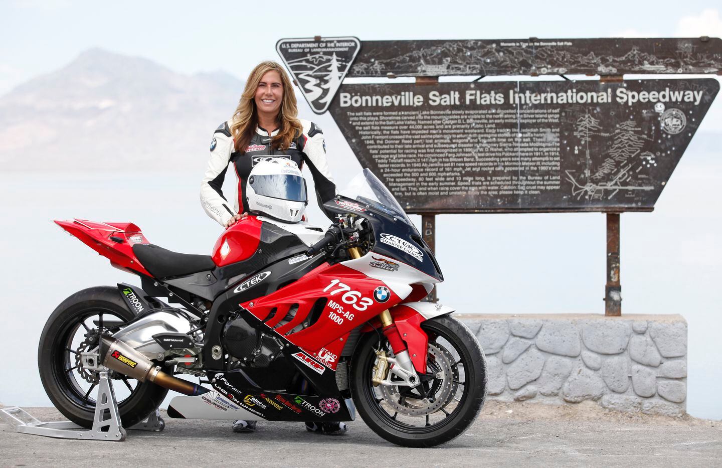 Valerie Thompson Sets Bonneville Land Speed Record On BMW S1000RR ...